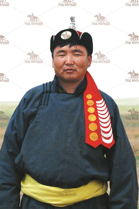 Тод манлай уяач С Ганхуяг Уягдаад сурчихсан адуу муухан уяачаас илүү өөрийнхөө хоолыг