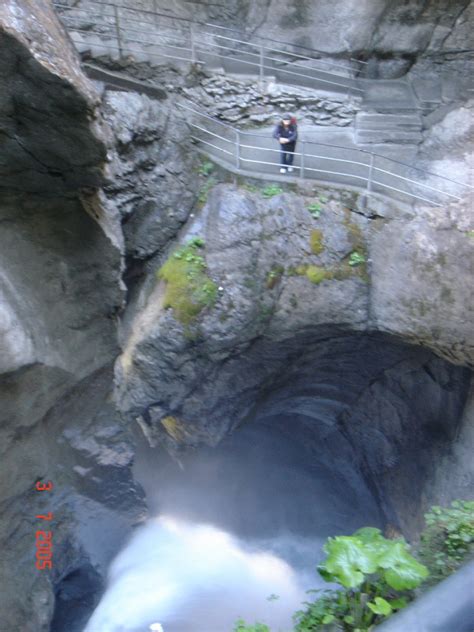 스위스 알프스 인터라켄 동역에서 트림멜바흐폭포