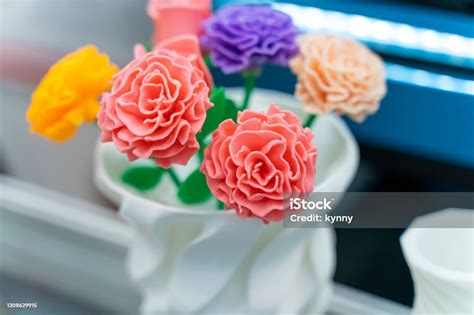 꽃 클로즈업 개체 인쇄 3d 프린터 클로즈업 진보적 현대 첨가제 기술 40 산업 혁명 0명에 대한 스톡 사진 및 기타 이미지
