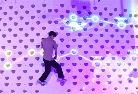 레벨업 스포츠 증강현실로 춤추고 가상현실서 등반하고 ‘스포츠 넥스트 레벨 개관 한국일보