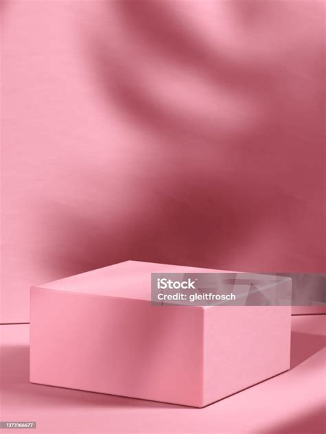분홍색 입방 받침대와 부분적으로 스크린 배경 제품에 대한 장소를 표시하는 3d 컴퓨터 그래픽 템플릿 0명에 대한 스톡 사진 및 기타 이미지 Istock