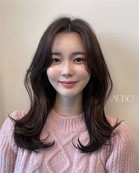 Hair에 있는 Cana님의 핀 2024 미듐 헤어스타일 헤어스타일 헤어 영감