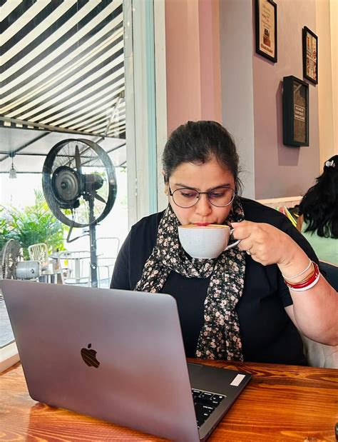 parul singh on linkedin digitalnomadlife remotework marketingminds