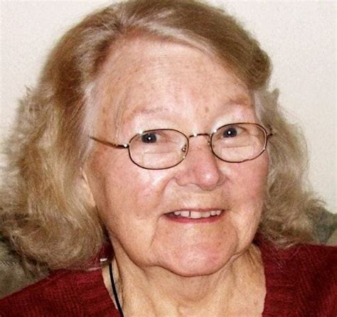 Suzanne Sinclairs Instagram Twitter And Facebook On Idcrawl