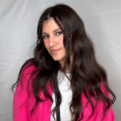 Make Up And Visual Cintent