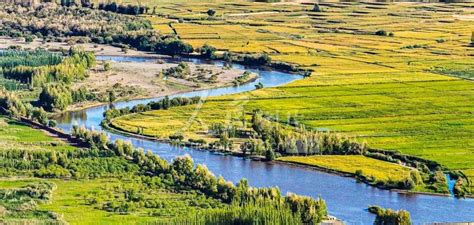 甘肃张掖：黑河两岸生态美 人民图片网