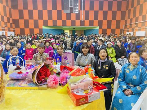 Эмэгтэйчүүдийн эрхийн өдрөөр мэдээлэл хийв