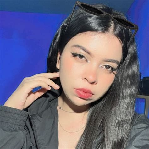 Yani Yani V Threads Say More