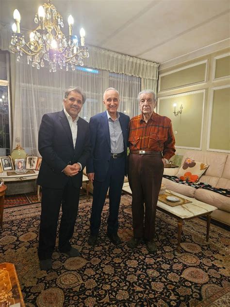 📸 استاد عزت الله فولادوند، دکتر موسی غنی نژاد و دکتر عباس آخوندی ۳