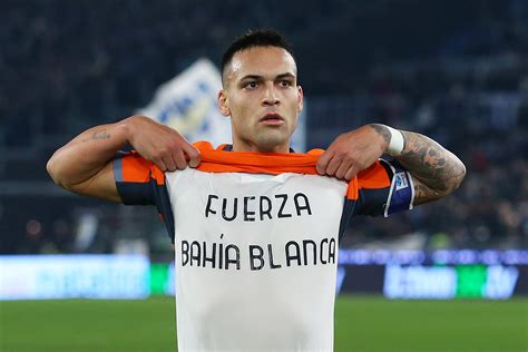 Lautaro Segna Maglia Speciale Con Dedica Commovente Forza Bahia Blanca