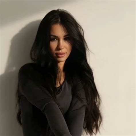 Julia Official Threads Say More