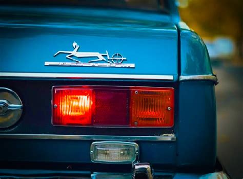 اولین لوگوی طراحی شده برای یک شرکت خودروسازی در ایران طراح آرم پیکان چه کسی است؟عکس