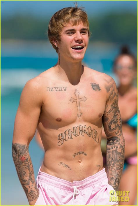 Justin Bieber S Body Is Ripped In New Shirtless Beach Photos Photo
