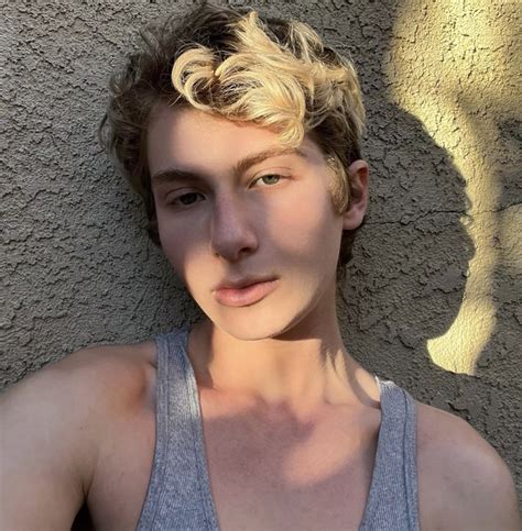 TW Pornstars Noah The Most Liked Pictures And Videos From Twitter For The Year Page 6