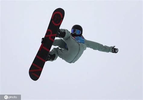 单板滑雪世锦赛u型场地技巧女子决赛：蔡雪桐夺冠 搜狐大视野 搜狐新闻
