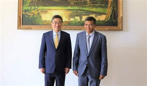 លើសពីនេះ ឯកឧត្តម បណ្ឌិតសភាចារ្យ ក៏បានលើកទឹកចិត្ត និងជម្រុញដល់ កម្មវិធីផ្លាស់ប្តូរគ្រូបង្រៀន