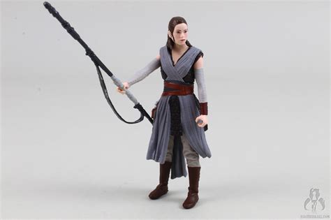 Review And Photo Gallery Star Wars Solo A Star Wars Story Solo Rey