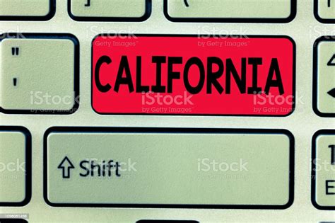 개념적 손을 보여주는 캘리포니아 쓰기입니다 비즈니스 사진 텍스트 서해안 미국 해변 할리우드에 상태 거리에 대한 스톡 사진 및 기타 이미지 Istock