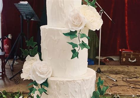 Tie The Knot Scotland Gorgeously Sweet Cake Emporium