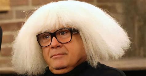 Mary Elizabeth Ellis Was So Freaked Out By Danny Devito On Its Always