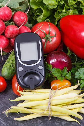 설탕 수준과 건강한 영양가 있는 채소를 측정하기 위한 글루로커 소스 비타민과 미네랄 건강관리와 의술에 대한 스톡 사진 및 기타 이미지 건강관리와 의술 건강한 식생활