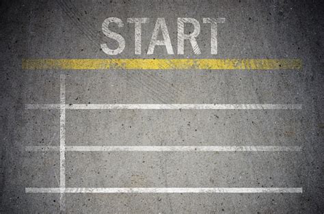 시작 아스팔트에 그려진 아스팔트 흰색 순위에 비문 도 표시 0명에 대한 스톡 사진 및 기타 이미지 0명 1 개념 Istock