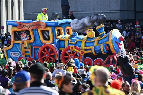 Karneval Düsseldorf 2025 Rosenmontag Die Besten Fotos Vom Zoch