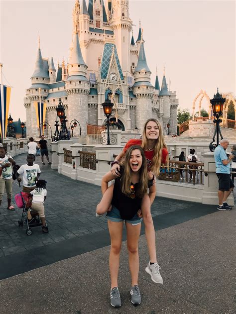 Pin By Rachhh On Bestfriend Goals Pics Disney Poses Disney Photo
