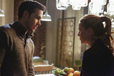 Supergirl Recap Lies Love And Livewire