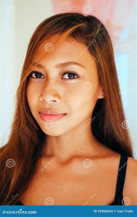 Ritratto Naturale Bello Sorridere Asiatico Della Ragazza Bellezza