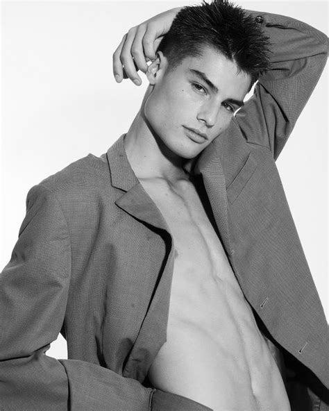 Model Aaron Mmg Models