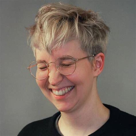 50 Fabulous Asymmetrical Pixie Cut For Women Hair Motive