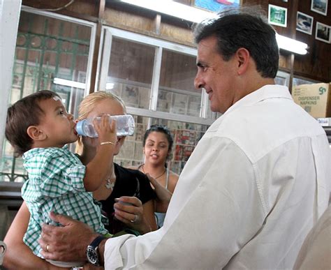 Eduardo Bhatia Ayer En El Pueblo De Ciales Fui A Visitar El Museo Del Café La Escuela Juan A