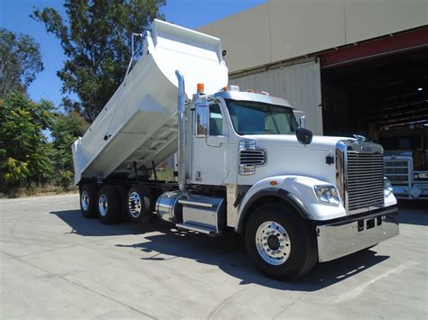 2022 Freightliner Dump Trucks