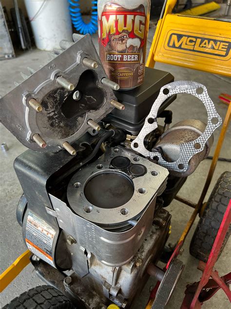 Cylinder Head Bolts: dry, greased, or oiled? : r/smallengines