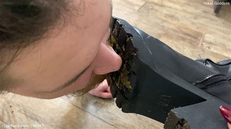 I M Feeding My Slave With Chewed Chips Mixed With The Mud From My Boots