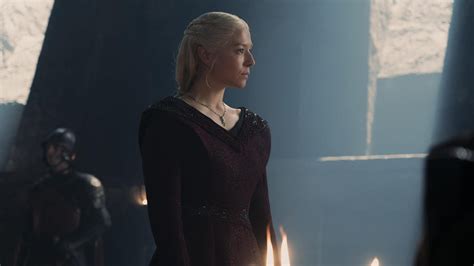 House Of The Dragons Rhaenyra And Mysarias Kiss Was Unscripted