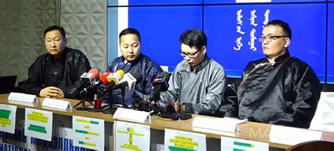 Иргэд Үндсэн хуулийн шинэчлэлтийг эсэргүүцэж төрийн гурван өндөрлөгт