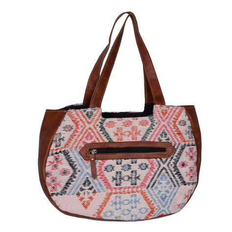 Yuca Round Bag Red Candy