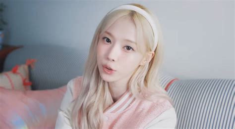 확신의 흑발파 팬들 마저 돌릴거 같은 이번에 금발 생머리 진짜 찰떡으로 소화한 아이돌 인스티즈 Instiz 이슈 카테고리