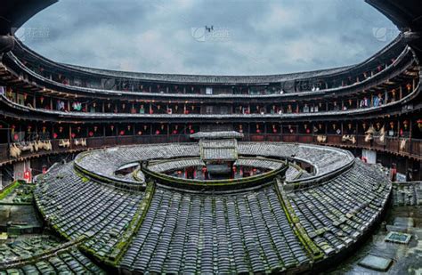 福建特色传统建筑客家土楼内部风光