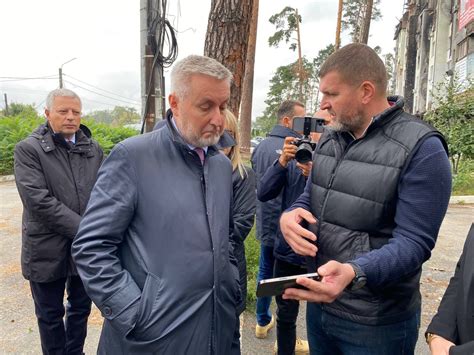 Міністр оборони Італії побачив наслідки війни в Ірпені ФОТО