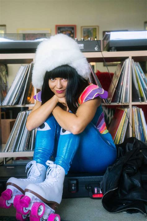 Khruangbin Laura Lee