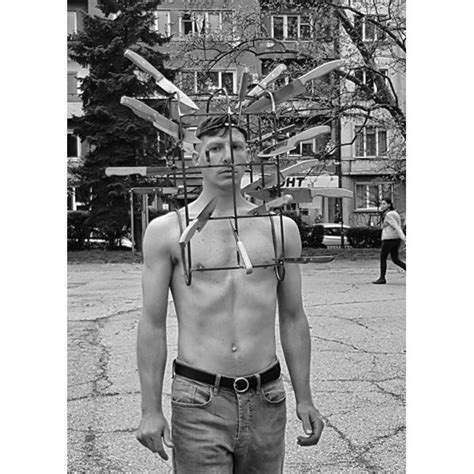 Ученици от френската гимназия организират благотворителна изложба за лечението на свой съученик