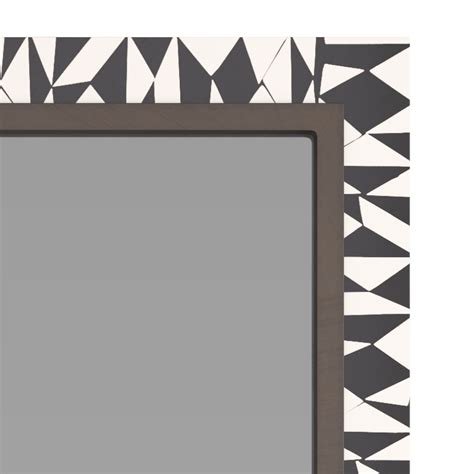 Wmi36 Aghassi Mirror Black And White Resin