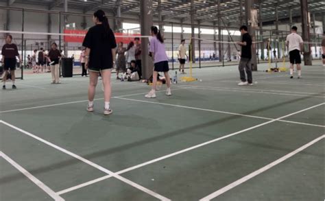 应用外国语学部举办学生羽毛球比赛 武汉外语外事职业学院 城市更新与创意技术学院