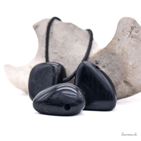 Jade Noir Pendentif En Pierre Percée N°10524 • Kurma Ch
