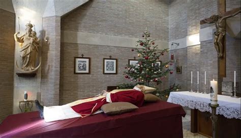 Ковчегот со телото на починатиот папа Бенедикт Шеснаесетти ќе биде поставен во базиликата Свети