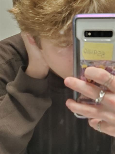 Dev ‘ On Twitter Anisd Anitwtselfieday Eryx2sguzt