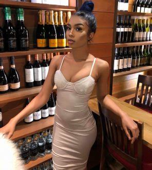 Tight Squeeze Porn Pic